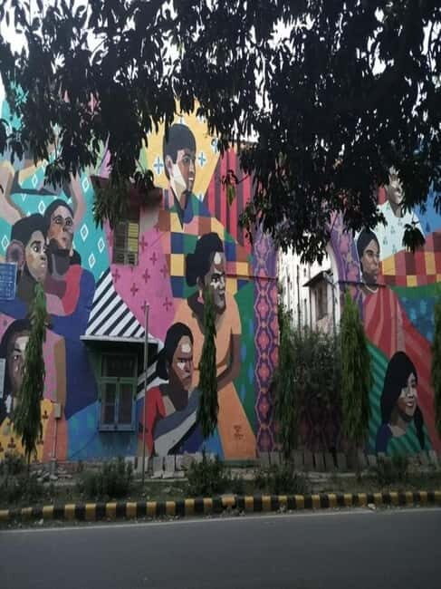 Delhi: Lodhi Street Art Tour with Khan Market & Food Tasting - Key Points