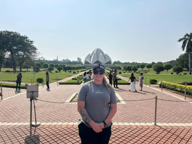 Delhi: Lotus Temple Walking Tour - Key Points