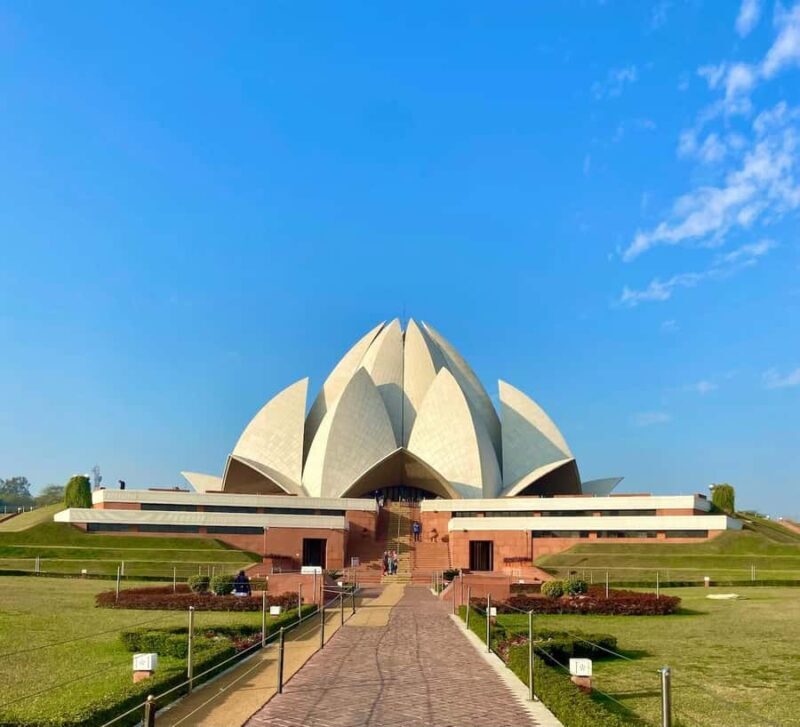 Delhi: Lotus Temple Walking Tour - Practical Details: Duration, Cost, and Accessibility