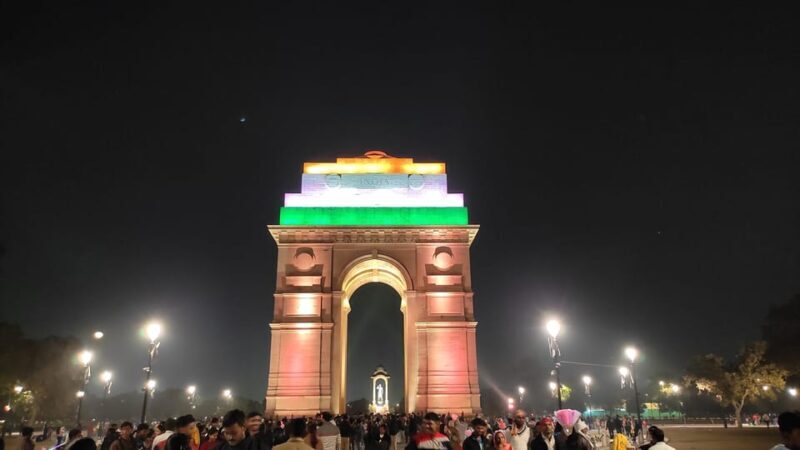 Delhi: Night View Tour with India Gate, Rashtrapati Bhavan - Exploring Delhi at Night: A Handful of Light, History, and Local Flair