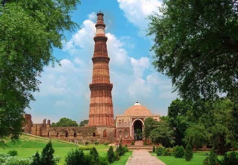 Delhi: Old and New Delhi City Private Guided Day Tour by car - What Makes This Tour Stand Out