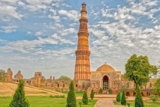 Delhi: Old and New Delhi Private One Day Tour - How the Tour Works: Logistics and Comfort