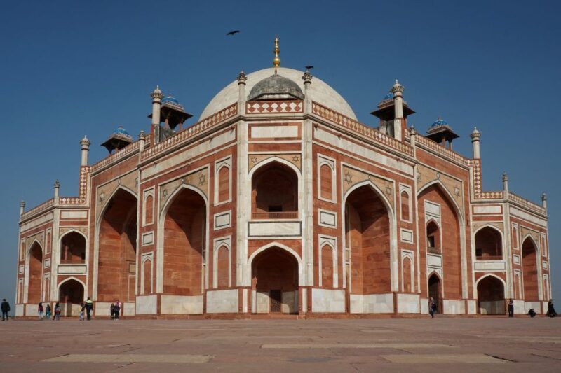 Delhi: Old and New Delhi Private Sightseeing Tour - Transportation and Group Size