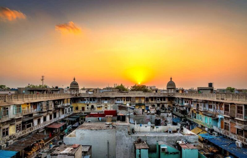 Delhi: Old Delhi and Red Fort Guided Tour with Hotel Pickup - Practical Details and What to Expect