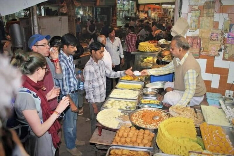 Delhi: Old Delhi City Tour with Tuk-Tuk Ride & Street Food - Key Points