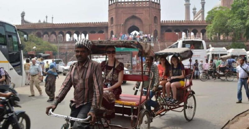 Delhi: Old Delhi City Tour with Tuk-Tuk Ride & Street Food - Key Points