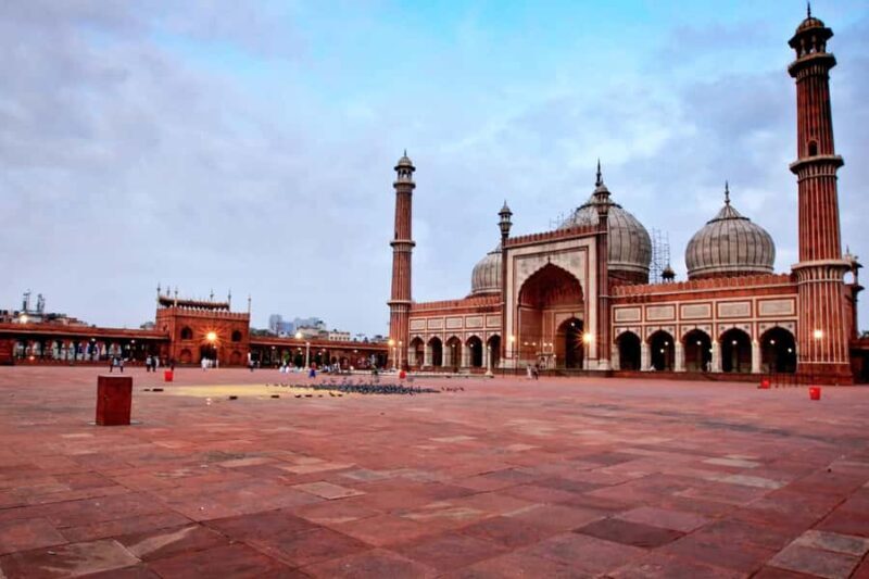 Delhi: Old Delhi Walking Tour with Rickshaw Ride - Discovering Delhi’s Old-World Charm