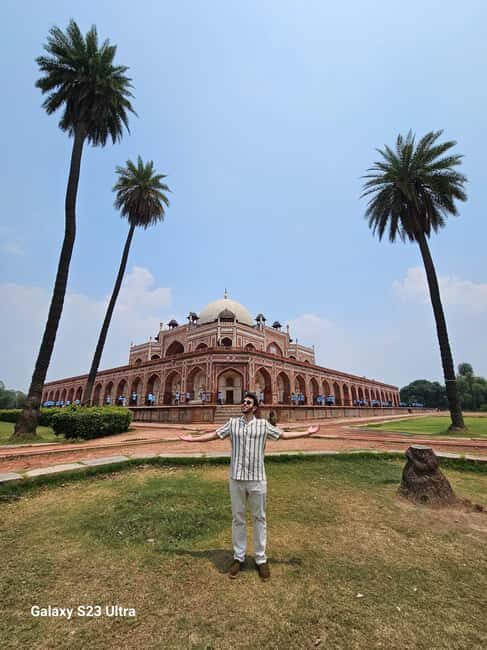 Delhi: Old & New Delhi Guided Tour with Street Food & Spices - Old Delhi: The Heartbeat of the Past