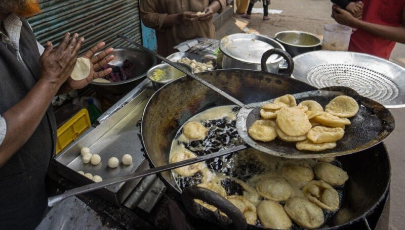Delhi: Private Chandni Chowk, Food Tasting, & Tuk-Tuk Tour - Practical Tips and Considerations
