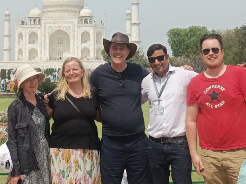 Delhi : Private Day Tour Of Agra All Inclusive - Exploring Agra Fort: Mughal Grandeur