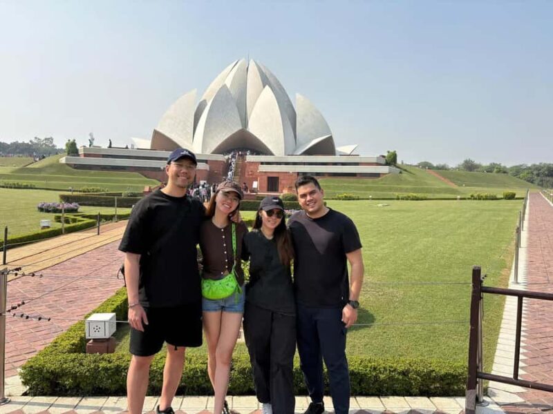 Delhi: Private Full-Day Tour of Old & New Delhi Highlights - Iconic Landmarks and Cultural Highlights