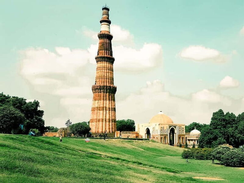 Delhi: Private Half-Day City Tour by Car with Water - Who Is This Tour Best For?