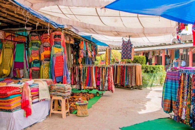 Delhi: Private Half-Day Guided Shopping Tour with Transfer - Who Is This Tour Ideal For?