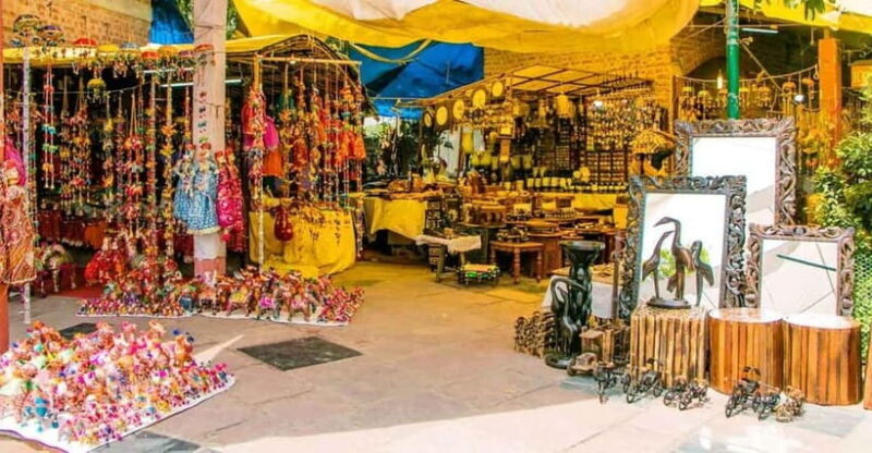 Delhi: Private Half-Day Guided Shopping Tour with Transfer - What’s Included and How It Works