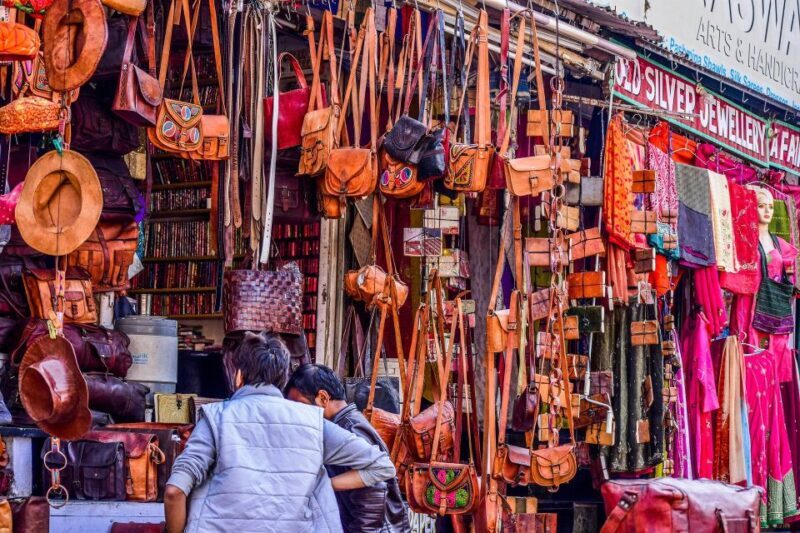 Delhi: Private Half-Day Shopping Tour with Transfer - Practicalities and Tips