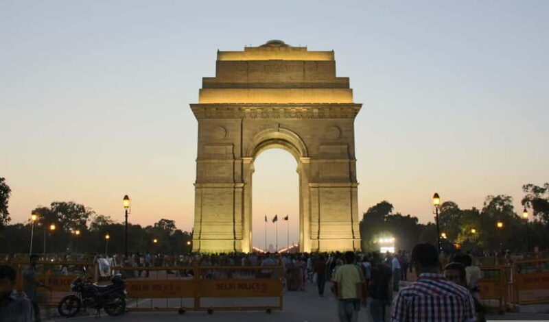 Delhi: Private Old & New Delhi Tour Full or Half Day - Architectural Marvels: Jama Masjid and Local Flavors