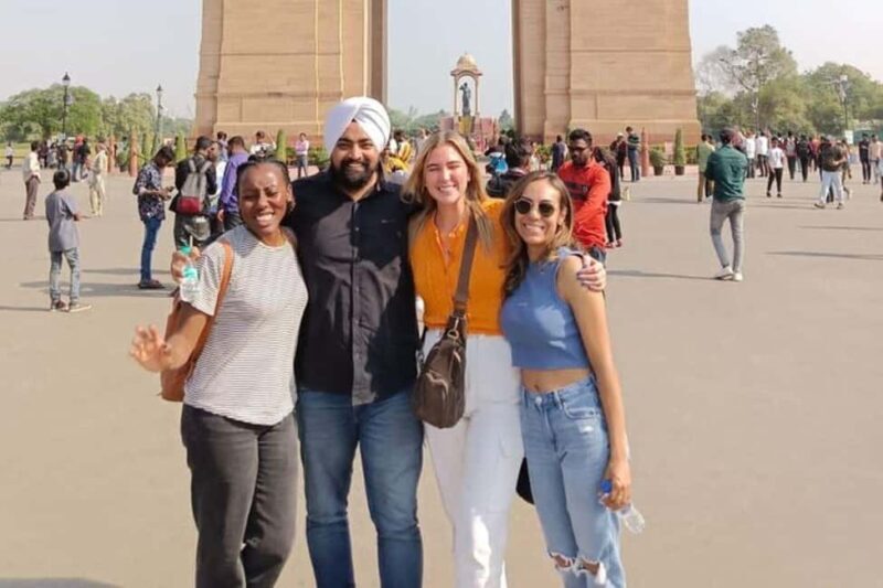 Delhi: Private Old & New Delhi Tour with Car & Guide - A Closer Look at the Itinerary
