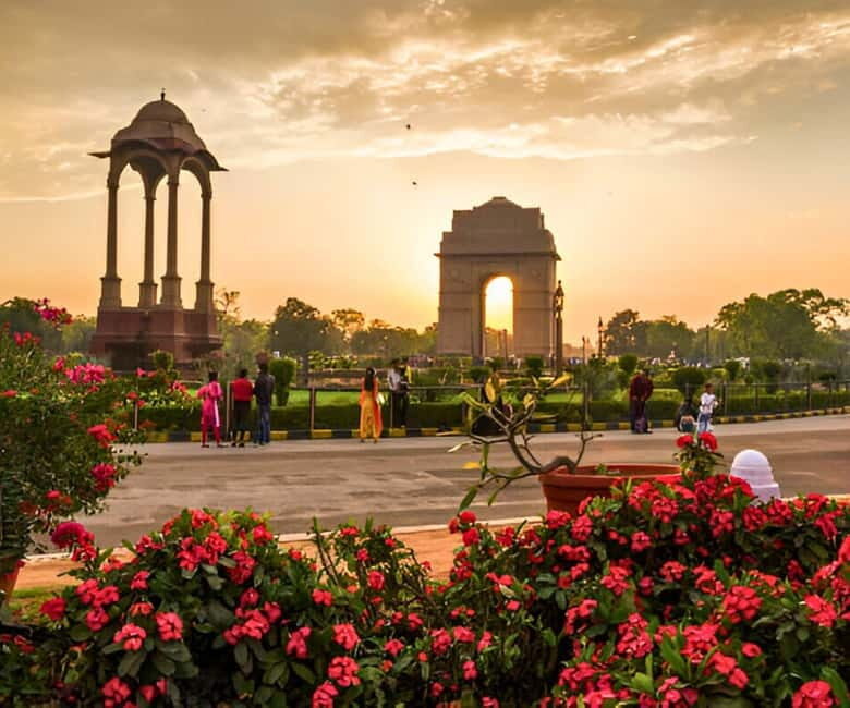 Delhi: Private Spiritual Sites Car Tour with Lunch and Entry - Key Points