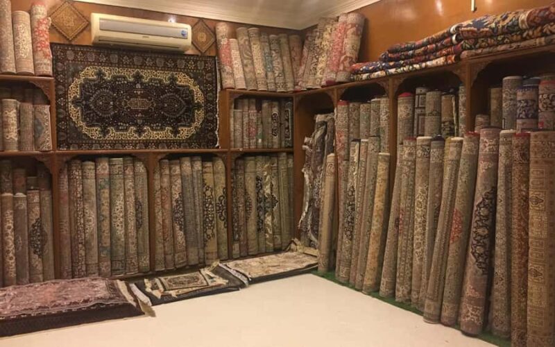 Delhi: Safe & Authentic Delhi Shopping Tour with her - FAQ