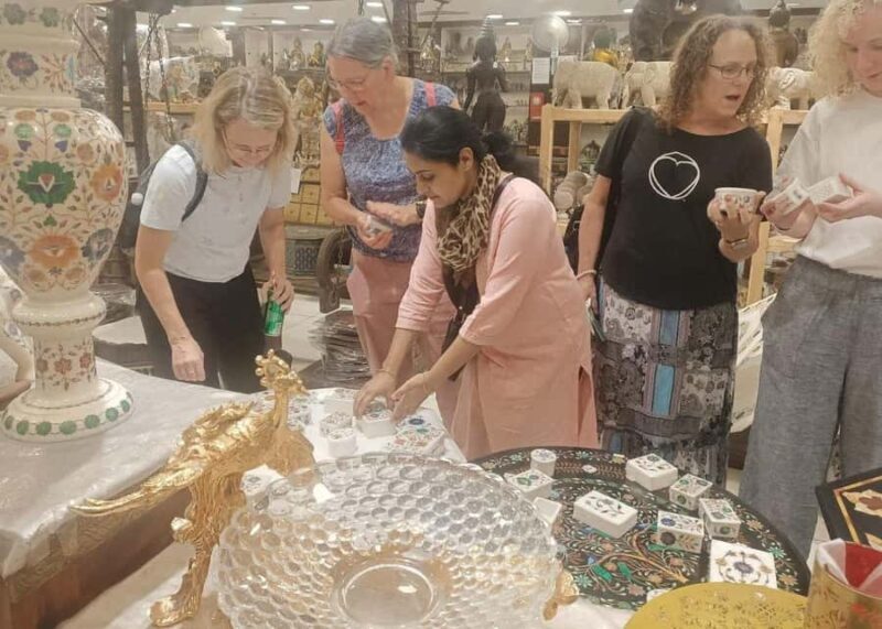 Delhi Shopping Tour with Female Guide & Local Markets - In-Depth Look at the Delhi Shopping Tour