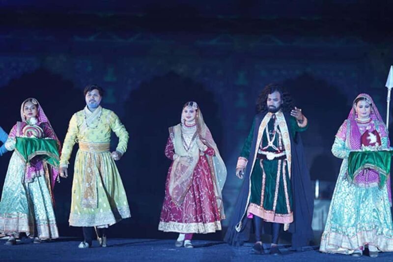 Delhi: Skip the line Red Fort Light & Sound Show with Guide - Key Points