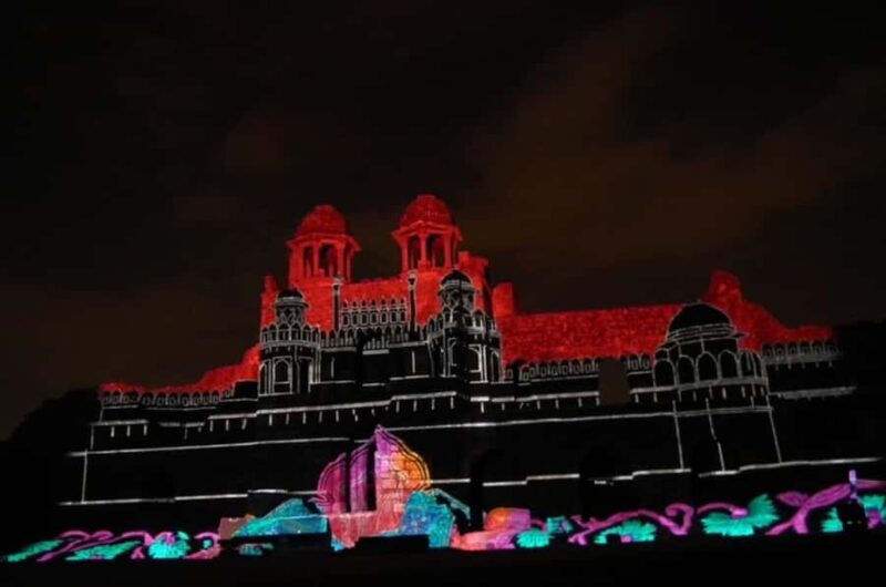 Delhi: Skip the line Red Fort Light & Sound Show with Guide - The Setting: Inside the Red Fort