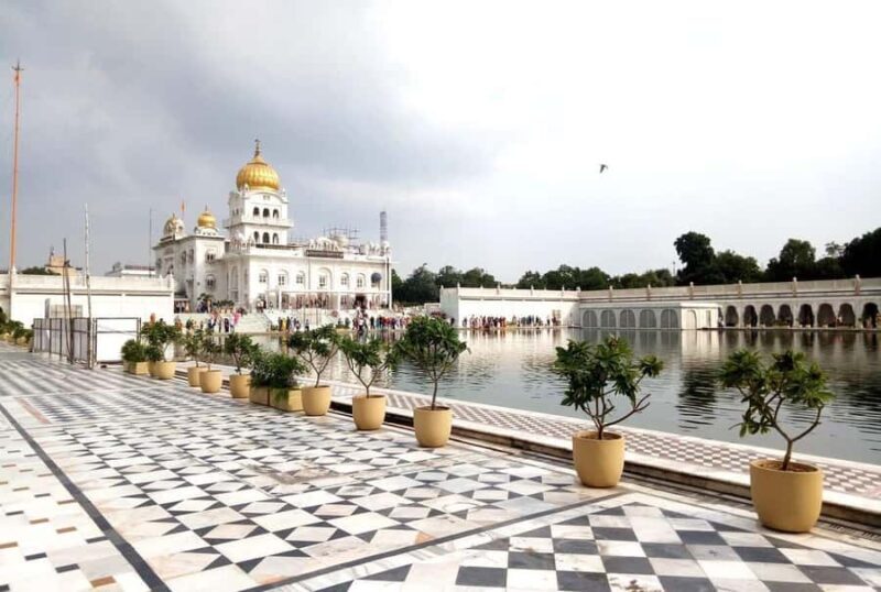 Delhi: Spiritual Walk (Bangla Sahib & Laxminarayan Temple) - Who Will Love This Experience?