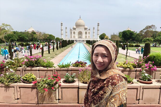 Delhi: Taj Mahal Agra Fort & Baby Taj Tour by Car with Fast Entry - Lunch at a 5-Star Hotel: A Well-Deserved Break