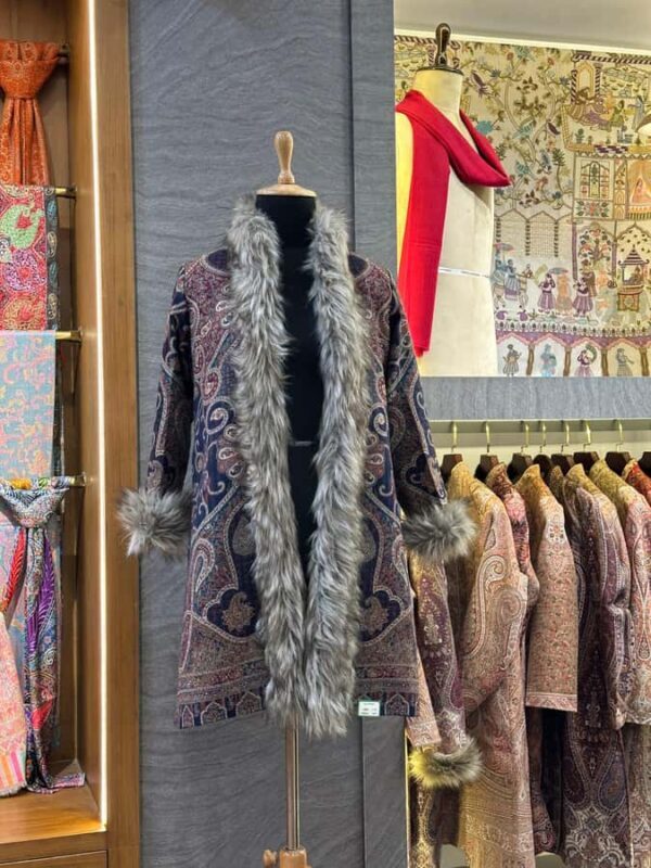 Delhi : The Artisans Market Shopping tour with Local Guide - Key Points