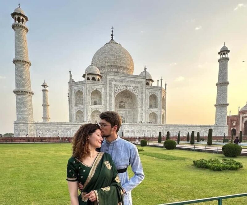 Delhi to Agra: Overnight Car Tour Including the Taj Mahal - The Iconic Taj Mahal at Dawn and Dusk