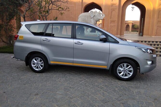 Delhi to Agra Private Transport One Way Car/Taxi Service - The Highway Drive: Easy & Relaxed
