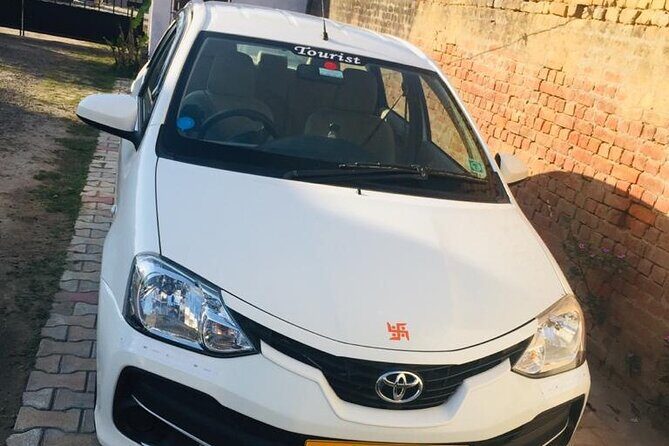 Delhi to Agra Private Transport One Way Car/Taxi Service - Approximate Duration & What to Expect