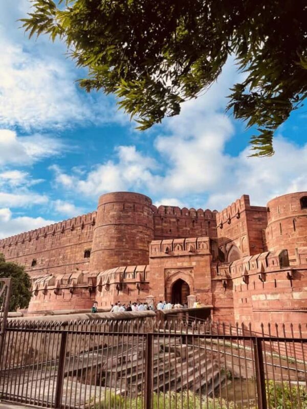 Delhi to Agra: Taj Mahal Private Day Tour with Transfers - The Itinerary in Detail