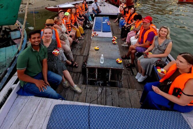 Delhi to Varanasi: Tour to the Sacred Ganga Aarti Ceremony - A Taste of Local Art: Banarasi Silk Weaving