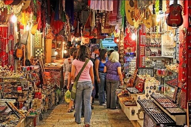 Delhi : Wedding Shopping Tour with Female Guide - Who Will Love This Tour?