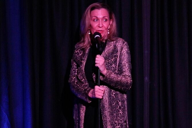 Delirious Comedy Club At Hennessey's Tavern Downtown Las Vegas - FAQ