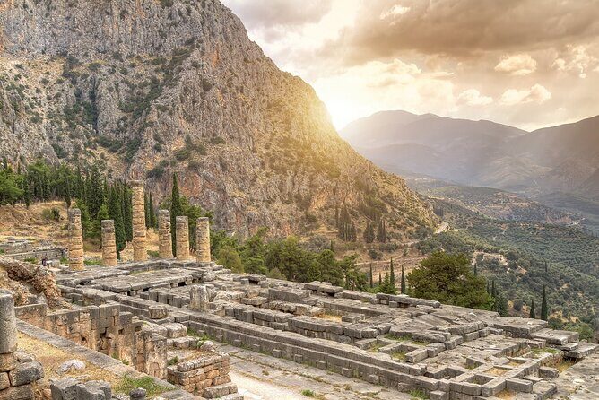 Delphi & Corycian oracle Leonidas & 300 Battlefield private tour - What Does the Price Cover and What Isn’t Included?