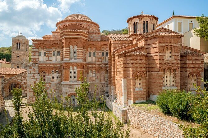Delphi, Hosios Loukas Monastery full day private tour from Athens - The Delphi Archaeological Museum: Displaying Greece’s Artistic Achievements
