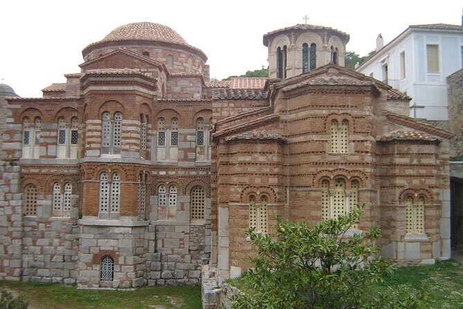 Delphi, Hosios Loukas Monastery full day private tour from Athens - Lunch and Leisure Time in Delphi or Arachova