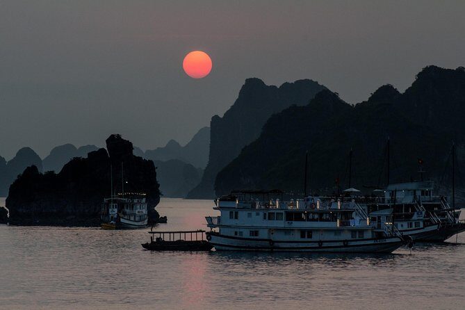 Deluxe 2 days cruise and kayak adventure in Halong Bay - FAQ