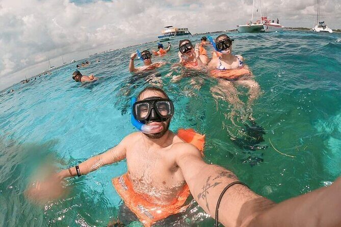 Deluxe Catamaran to Isla Mujeres, with Drinks, Snorkel & Buffet - Who Will Love This Tour?
