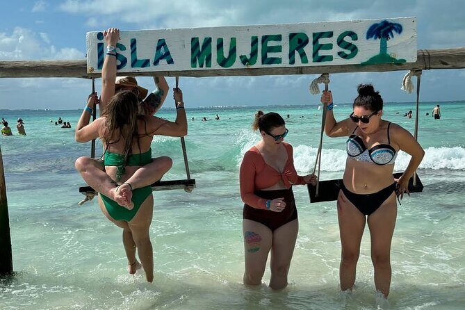 Deluxe Catamaran Tour to Isla Mujeres, from Puerto Morelos hotels - FAQ (Frequently Asked Questions)