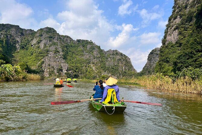 Deluxe Day Trip from Hanoi: Discover Hoa Lu, Tam Coc & Mua Caves - Key Points