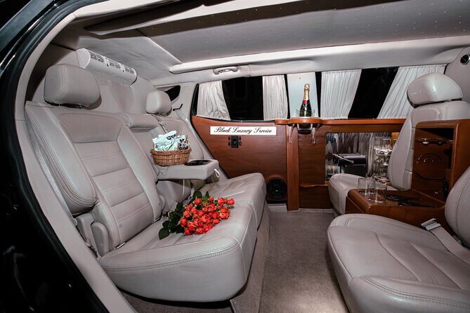 Deluxe GMC Limousine from CUN Airport to Cancun Hotel Zone - A Closer Look at the Details