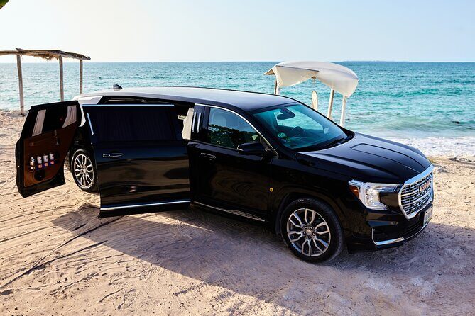Deluxe GMC Limousine from CUN Airport to Playa Mujeres - Key Points
