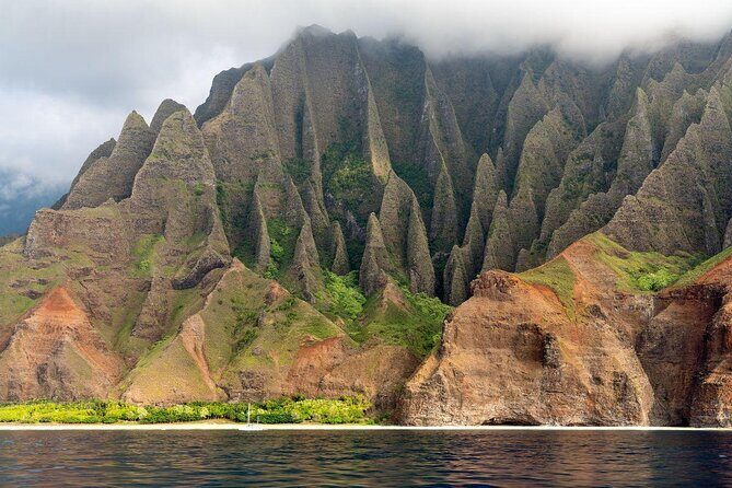 Deluxe Na Pali Morning Snorkel Tour on the Lucky Lady - Introduction: Is the Deluxe Na Pali Morning Snorkel Tour on the Lucky Lady Worth It?