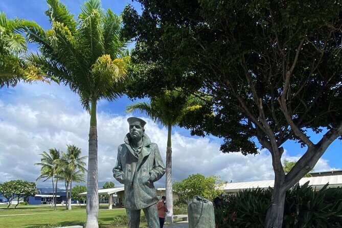 Deluxe Pearl Harbor, Arizona Memorial, and Visitor Center Tour - Who Should Consider This Tour?