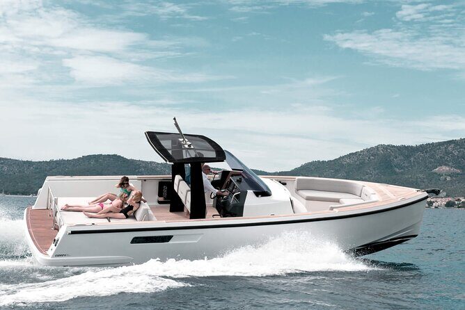 Deluxe Private Boats - 36 ft Fjord - An In-Depth Review of the Deluxe Private Boats - 36 ft Fjord Tour