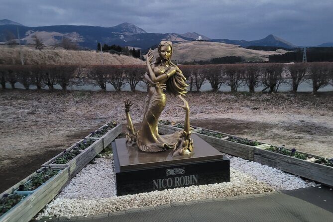 Deluxe Private Tour: Mt. Aso, One Piece Statues and Shrine Visit - Exploring the Kumamoto Private Tour: What to Expect