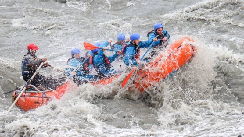 Denali, Alaska: Canyon Wave Raft Class III-IV Paddle/Oar - How the Trip Begins: The Pickup & Prep